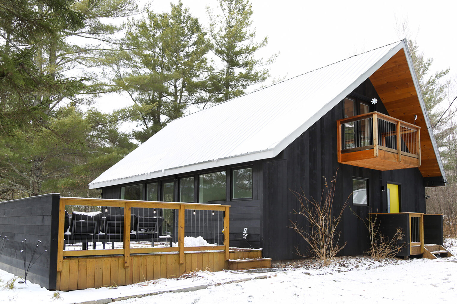 Thaddeus House, a Double A-Frame in Glenford, NY – ESCAPE BROOKLYN